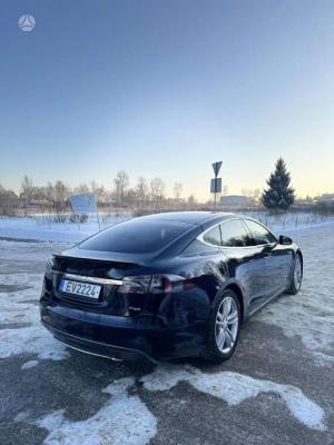 Blue Tesla Model S 2013 in Vilnius, with an engine capacity of 0.00 L and mileage of 79 thousand km for 12000 €, photo 2 on AUTOMOTO.COM.LV