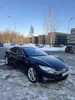 Zils Tesla Model S 2013 Viļņa, ar dzinēja tilpumu 0.00 L un nobraukumu 80 tūkst. km par 10500 €, foto 4 vietnē AUTOMOTO.COM.LV