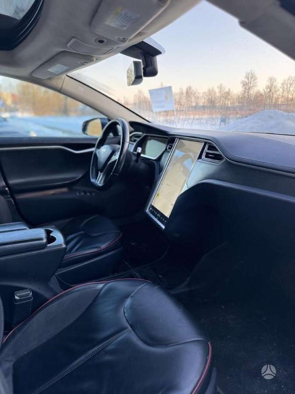 Zils Tesla Model S 2013 Viļņa, ar dzinēja tilpumu 0.00 L un nobraukumu 80 tūkst. km par 10500 €, foto 7 vietnē AUTOMOTO.COM.LV