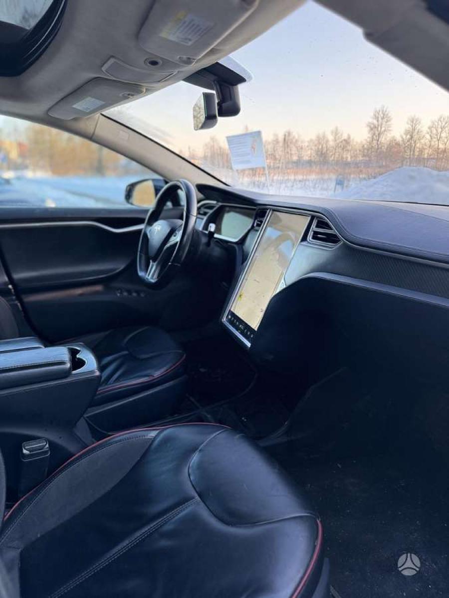 Zils Tesla Model S 2013 Viļņa, ar dzinēja tilpumu 0.00 L un nobraukumu 80 tūkst. km par 10500 €, foto 7 vietnē AUTOMOTO.COM.LV