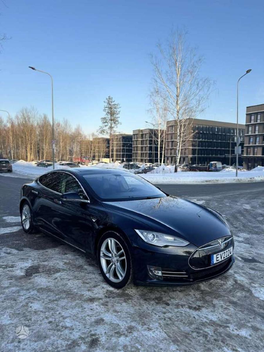 Zils Tesla Model S 2013 Molėtai, ar dzinēja tilpumu 0.00 L un nobraukumu 79 tūkst. km par 11499 €, foto 2 vietnē AUTOMOTO.COM.LV