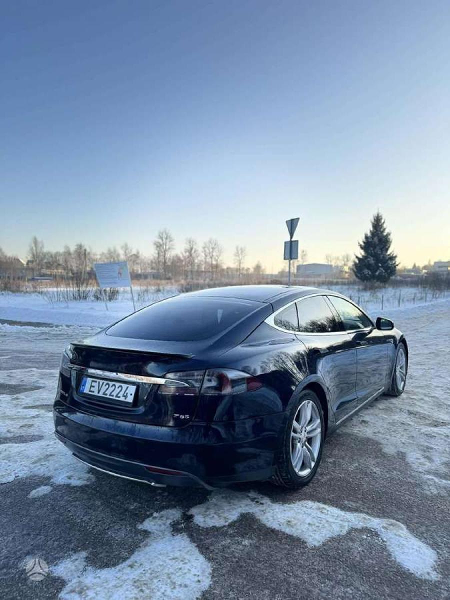 Zils Tesla Model S 2013 Molėtai, ar dzinēja tilpumu 0.00 L un nobraukumu 79 tūkst. km par 11499 €, foto 3 vietnē AUTOMOTO.COM.LV