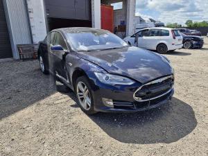 Zils Tesla Model S 2013 Marijampole, ar dzinēja tilpumu 0.00 L un nobraukumu 118 tūkst. km par 9000 €, foto  vietnē AUTOMOTO.COM.LV