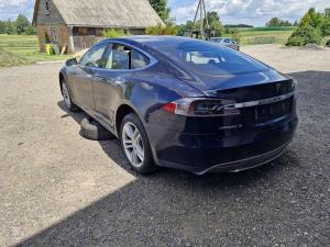 Zils Tesla Model S 2013 Marijampole, ar dzinēja tilpumu 0.00 L un nobraukumu 118 tūkst. km par 9000 €, foto 6 vietnē AUTOMOTO.COM.LV