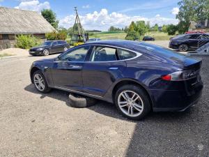 Zils Tesla Model S 2013 Marijampole, ar dzinēja tilpumu 0.00 L un nobraukumu 118 tūkst. km par 9000 €, foto 7 vietnē AUTOMOTO.COM.LV