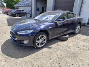 Zils Tesla Model S 2013 Marijampole, ar dzinēja tilpumu 0.00 L un nobraukumu 118 tūkst. km par 9000 €, foto 8 vietnē AUTOMOTO.COM.LV