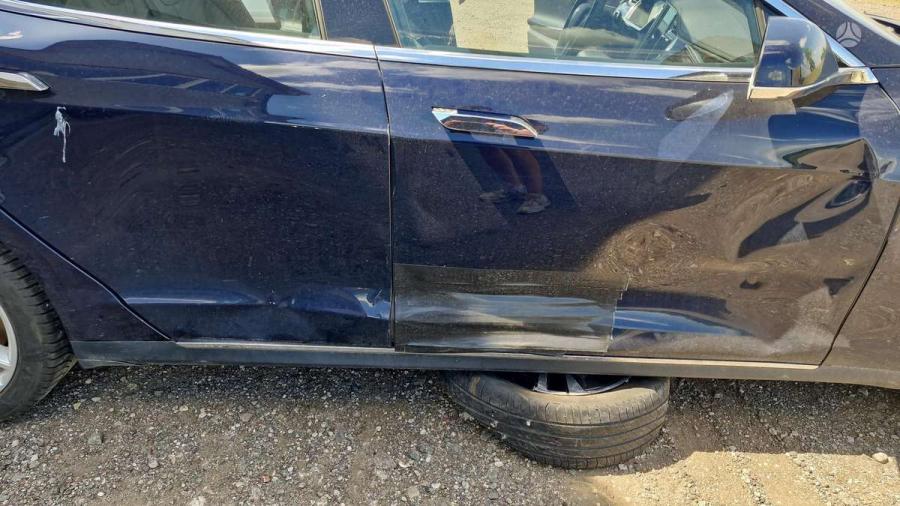 Zils Tesla Model S 2013 Marijampole, ar dzinēja tilpumu 0.00 L un nobraukumu 118 tūkst. km par 9000 €, foto 9 vietnē AUTOMOTO.COM.LV