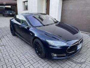 Blue Tesla Model S 2013 in Vilnius, with an engine capacity of 0.00 L and mileage of 197 thousand km for 11200 €, photo 3 on AUTOMOTO.COM.LV