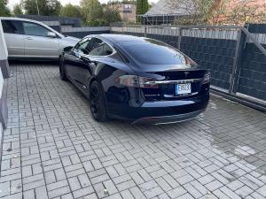 Blue Tesla Model S 2013 in Vilnius, with an engine capacity of 0.00 L and mileage of 197 thousand km for 11200 €, photo 5 on AUTOMOTO.COM.LV