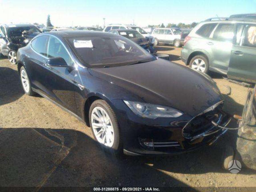 Blue Tesla Model S 2013 in Vilnius, with an engine capacity of 0.00 L and mileage of 197 thousand km for 11200 €, photo 9 on AUTOMOTO.COM.LV