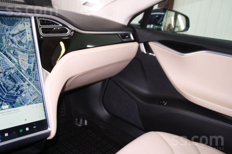 Blue Tesla Model S 2014 in Riga, with an engine capacity of 0.00 L and mileage of 273 thousand km for 10900 €, photo 6 on AUTOMOTO.COM.LV