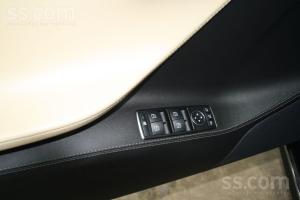 Blue Tesla Model S 2014 in Riga, with an engine capacity of 0.00 L and mileage of 273 thousand km for 10900 €, photo 7 on AUTOMOTO.COM.LV