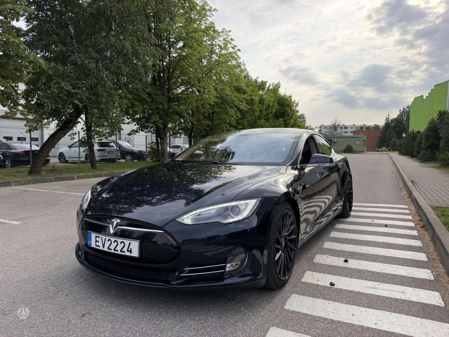 Zils Tesla Model S 2014 Kauņa, ar dzinēja tilpumu 0.00 L un nobraukumu 93 tūkst. km par 12500 €, foto 1 vietnē AUTOMOTO.COM.LV