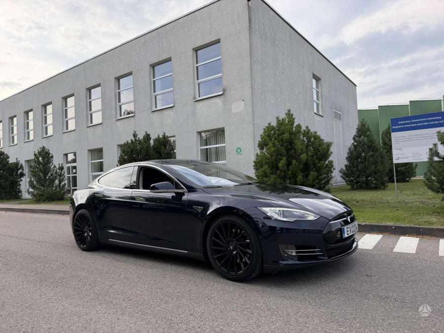 Zils Tesla Model S 2014 Kauņa, ar dzinēja tilpumu 0.00 L un nobraukumu 93 tūkst. km par 12500 €, foto 4 vietnē AUTOMOTO.COM.LV