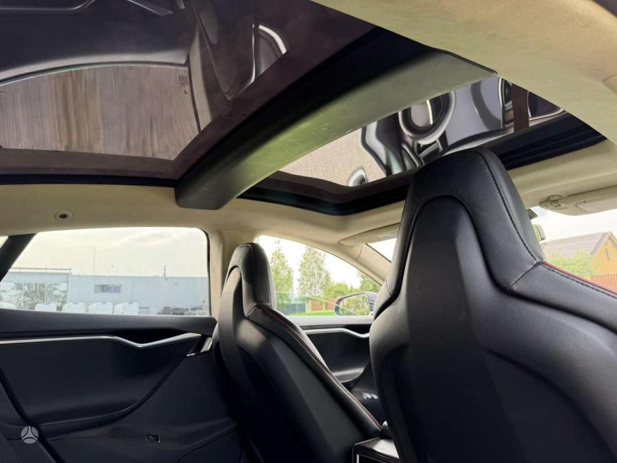 Zils Tesla Model S 2014 Kauņa, ar dzinēja tilpumu 0.00 L un nobraukumu 93 tūkst. km par 12500 €, foto 13 vietnē AUTOMOTO.COM.LV