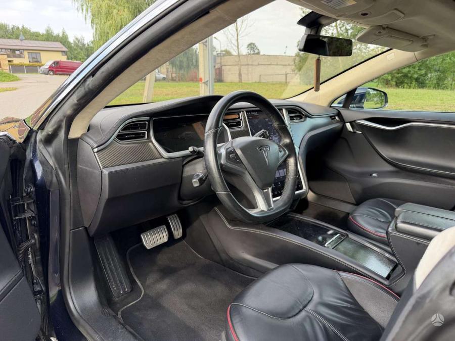 Zils Tesla Model S 2014 Kauņa, ar dzinēja tilpumu 0.00 L un nobraukumu 93 tūkst. km par 12500 €, foto 15 vietnē AUTOMOTO.COM.LV