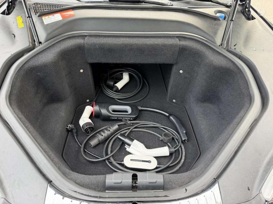 Zils Tesla Model S 2014 Kauņa, ar dzinēja tilpumu 0.00 L un nobraukumu 93 tūkst. km par 12500 €, foto 20 vietnē AUTOMOTO.COM.LV