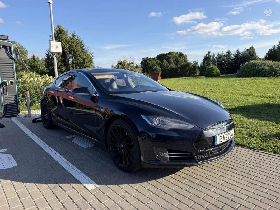 Zils Tesla Model S 2014 Kauņa, ar dzinēja tilpumu 0.00 L un nobraukumu 92 tūkst. km par 15500 €, foto 7 vietnē AUTOMOTO.COM.LV