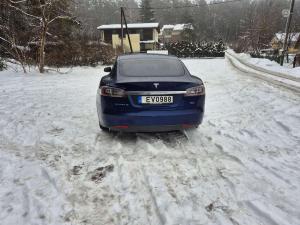 Blue Tesla Model S 2015 in Vilnius, with an engine capacity of 0.00 L and mileage of 254 thousand km for 12999 €, photo 4 on AUTOMOTO.COM.LV