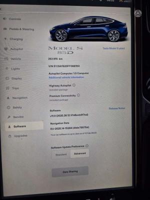 Blue Tesla Model S 2015 in Vilnius, with an engine capacity of 0.00 L and mileage of 254 thousand km for 12999 €, photo 12 on AUTOMOTO.COM.LV