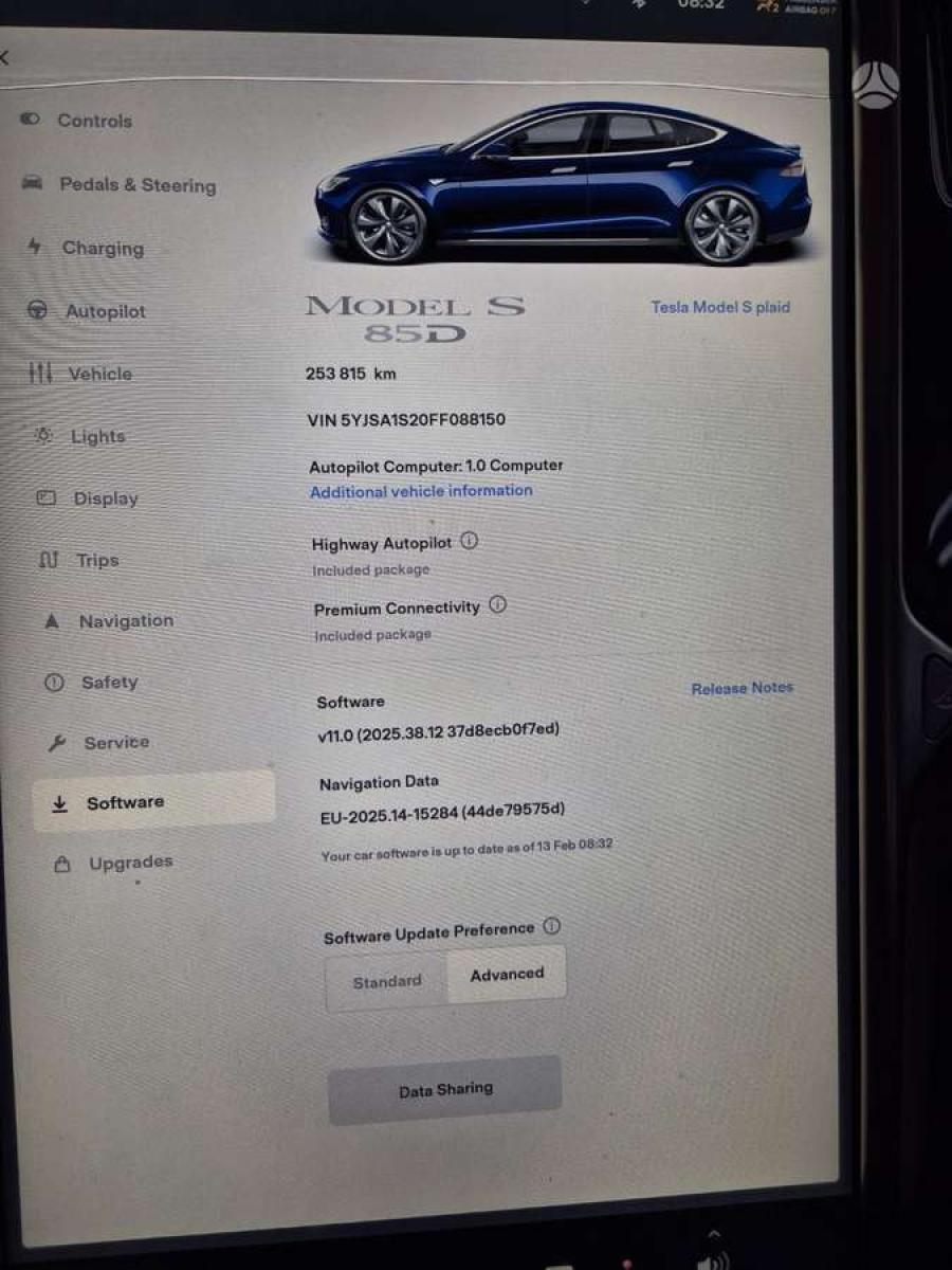Blue Tesla Model S 2015 in Vilnius, with an engine capacity of 0.00 L and mileage of 254 thousand km for 12999 €, photo 12 on AUTOMOTO.COM.LV