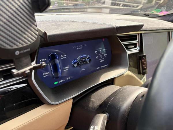 Blue Tesla Model S 2015 in Kaunas, with an engine capacity of 0.00 L and mileage of 350 thousand km for 11900 €, photo 7 on AUTOMOTO.COM.LV