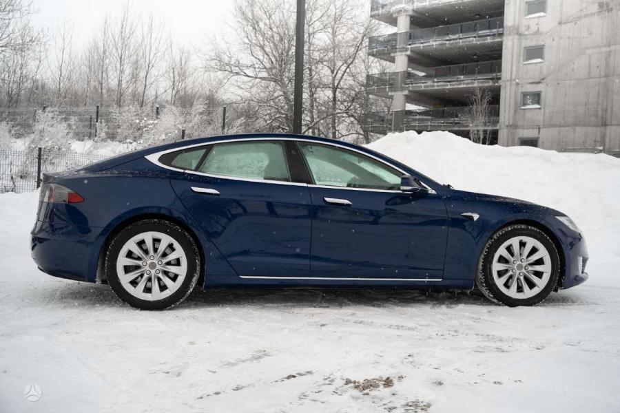 Zils Tesla Model S 2017 Viļņa, ar dzinēja tilpumu 0.00 L un nobraukumu 122 tūkst. km par 22500 €, foto 7 vietnē AUTOMOTO.COM.LV