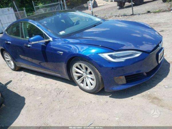 Blue Tesla Model S 2017 in Klaipeda, with an engine capacity of 0.00 L and mileage of 82 thousand km for 7700 €, photo 1 on AUTOMOTO.COM.LV