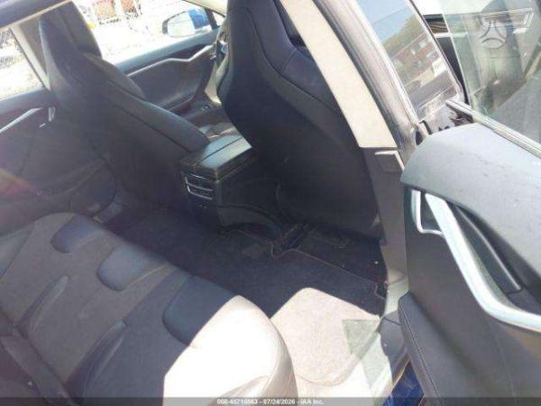 Blue Tesla Model S 2017 in Klaipeda, with an engine capacity of 0.00 L and mileage of 82 thousand km for 7700 €, photo 8 on AUTOMOTO.COM.LV