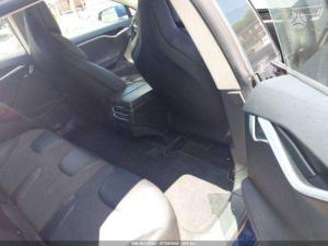 Blue Tesla Model S 2017 in Klaipeda, with an engine capacity of 0.00 L and mileage of 82 thousand km for 7700 €, photo 9 on AUTOMOTO.COM.LV