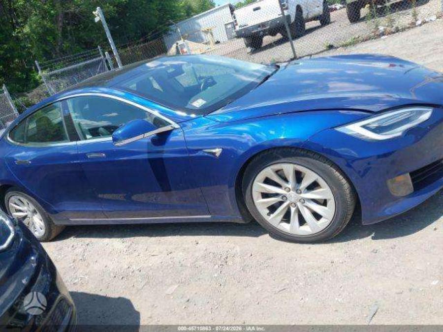Blue Tesla Model S 2017 in Klaipeda, with an engine capacity of 0.00 L and mileage of 82 thousand km for 7700 €, photo 14 on AUTOMOTO.COM.LV