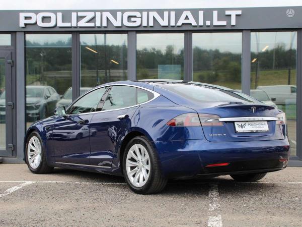 Blue Tesla Model S 2017 in Vilnius, with an engine capacity of 0.00 L and mileage of 130 thousand km for 19500 €, photo 4 on AUTOMOTO.COM.LV