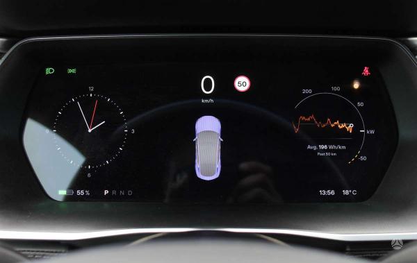 Blue Tesla Model S 2017 in Vilnius, with an engine capacity of 0.00 L and mileage of 130 thousand km for 19500 €, photo 6 on AUTOMOTO.COM.LV