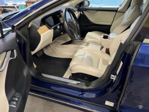 Zils Tesla Model S 2018 Alīta, ar dzinēja tilpumu 0.00 L un nobraukumu 94 tūkst. km par 13950 €, foto 9 vietnē AUTOMOTO.COM.LV