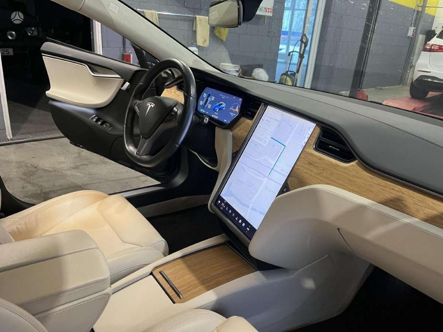 Zils Tesla Model S 2018 Alīta, ar dzinēja tilpumu 0.00 L un nobraukumu 94 tūkst. km par 13950 €, foto 12 vietnē AUTOMOTO.COM.LV