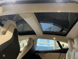 Zils Tesla Model S 2018 Alīta, ar dzinēja tilpumu 0.00 L un nobraukumu 94 tūkst. km par 13950 €, foto 20 vietnē AUTOMOTO.COM.LV