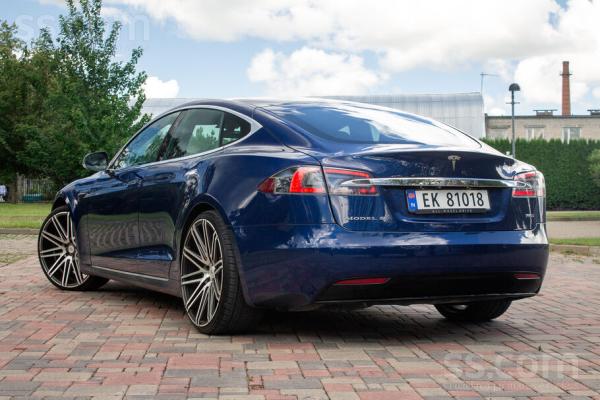 Zils Tesla Model S 2018 Jelgava, ar dzinēja tilpumu 0.00 L un nobraukumu 152 tūkst. km par 21000 €, foto 4 vietnē AUTOMOTO.COM.LV