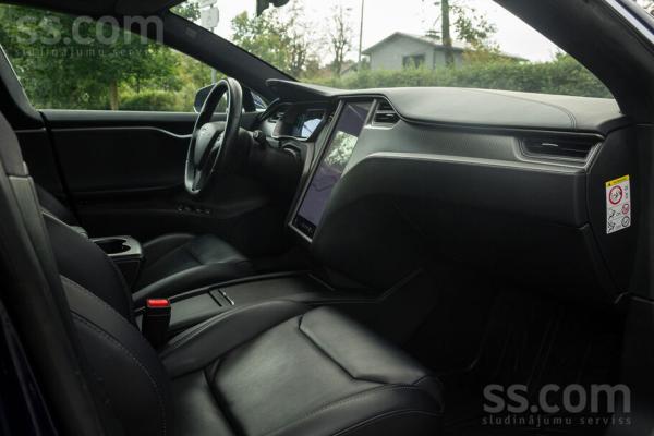 Blue Tesla Model S 2018 in Jelgava, with an engine capacity of 0.00 L and mileage of 152 thousand km for 18600 €, photo 8 on AUTOMOTO.COM.LV