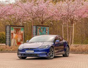 Blue Tesla Model S 2021 in Klaipeda, with an engine capacity of 0.00 L and mileage of 78 thousand km for 34999 €, photo 4 on AUTOMOTO.COM.LV