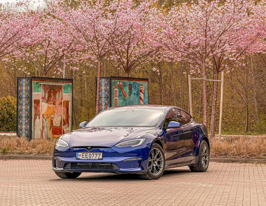 Blue Tesla Model S 2021 in Klaipeda, with an engine capacity of 0.00 L and mileage of 78 thousand km for 34999 €, photo 4 on AUTOMOTO.COM.LV