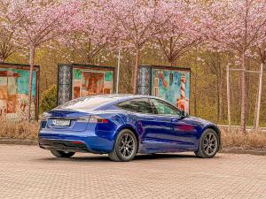 Blue Tesla Model S 2021 in Klaipeda, with an engine capacity of 0.00 L and mileage of 78 thousand km for 34999 €, photo 6 on AUTOMOTO.COM.LV