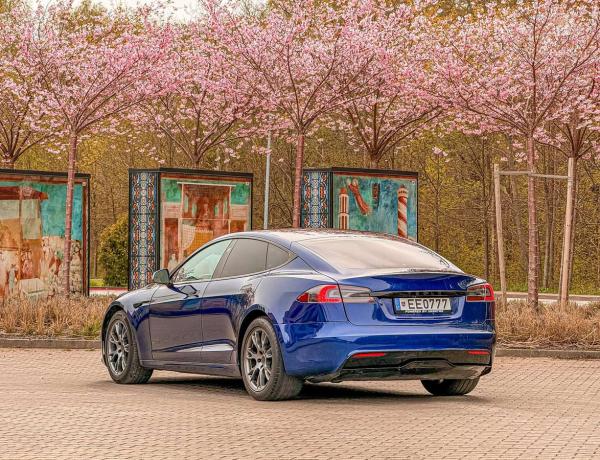 Blue Tesla Model S 2021 in Klaipeda, with an engine capacity of 0.00 L and mileage of 78 thousand km for 34999 €, photo 7 on AUTOMOTO.COM.LV