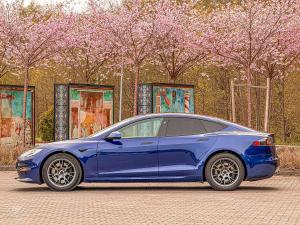 Blue Tesla Model S 2021 in Klaipeda, with an engine capacity of 0.00 L and mileage of 78 thousand km for 34999 €, photo 9 on AUTOMOTO.COM.LV