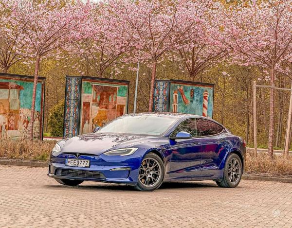 Blue Tesla Model S 2021 in Klaipeda, with an engine capacity of 0.00 L and mileage of 79 thousand km for 35000 €, photo 2 on AUTOMOTO.COM.LV