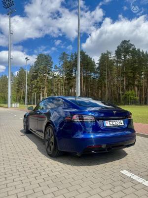 Blue Tesla Model S 2023 in Vilnius, with an engine capacity of 0.00 L and mileage of 73 thousand km for 49997 €, photo 5 on AUTOMOTO.COM.LV