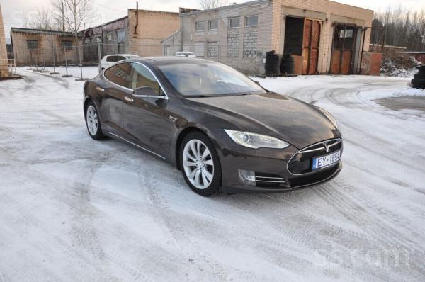 Brūns Tesla Model S 2014 Rīga, ar dzinēja tilpumu 0.00 L un nobraukumu 174 tūkst. km par 15400 €, foto 1 vietnē AUTOMOTO.COM.LV
