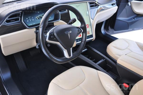 Brūns Tesla Model S 2014 Rīga, ar dzinēja tilpumu 0.00 L un nobraukumu 174 tūkst. km par 15400 €, foto 4 vietnē AUTOMOTO.COM.LV