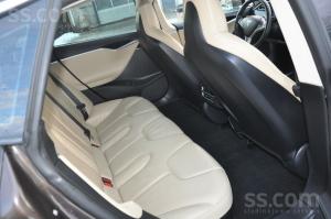 Brown Tesla Model S 2014 in Riga, with an engine capacity of 0.00 L and mileage of 177 thousand km for 15800 €, photo 19 on AUTOMOTO.COM.LV