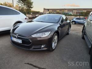 Brown Tesla Model S 2014 in Riga, with an engine capacity of 0.00 L and mileage of 218 thousand km for 14777 €, photo  on AUTOMOTO.COM.LV