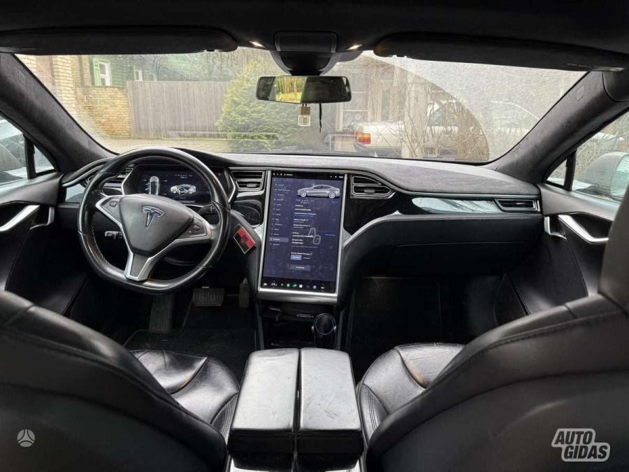 Brown Tesla Model S 2015 in Vilnius, with an engine capacity of 0.00 L and mileage of 290 thousand km for 12900 €, photo 3 on AUTOMOTO.COM.LV